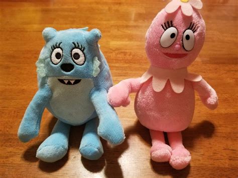 Yo Gabba Gabba Talking Toodee Plush And Retired Foofa 2014 Ty Beanie