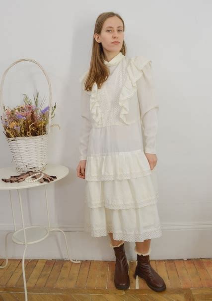 бц белое платье с оборкой Xs S ручная работа в единственном экземпляре узкий рукав но есть