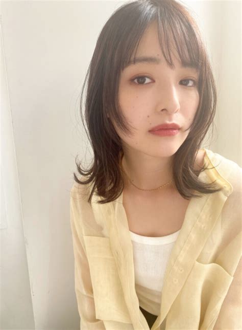 写真 8枚目 そろそろ春髪にチェンジしない？おとな女子に激推し「ミディアム」ヘアカタログ Locari（ロカリ）