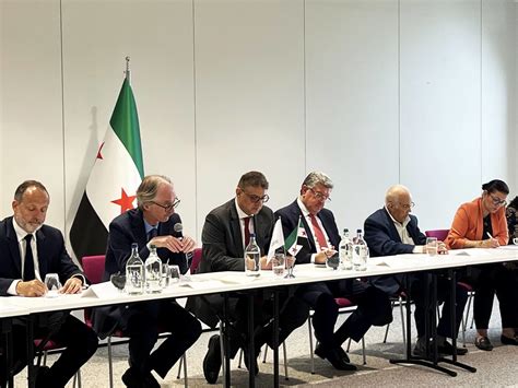 المعارضة السورية تدعو لاستئناف المفاوضات المباشرة مع دمشق