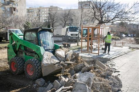 ვარკეთილი 3 ის Ii მ რ ში მე 18 კორპუსის მიმდებარედ რეკრეაციული სივრცის მოწყობის სამუშაოები