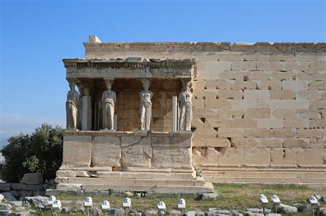 Erechtheon 아테나 신전 아크로폴리스 아테네 그리스 아크로폴리스 아테네 아크로폴리스의 판테온 근처 아테나 신전 아테나와 포세이돈 6 Caryatids와 파우치를 갖춘