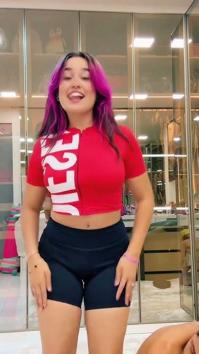 Emilly Vick Fazendo Uma Dancinha Mostrando Seu Corpo Pós Cirurgia💖