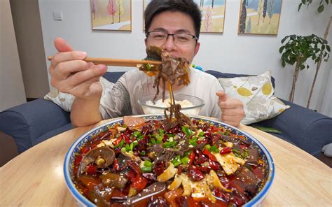 100块不到做碗真材实料的毛血旺配上米饭巴适得板 小弟萝卜呀 小弟萝卜呀 哔哩哔哩视频