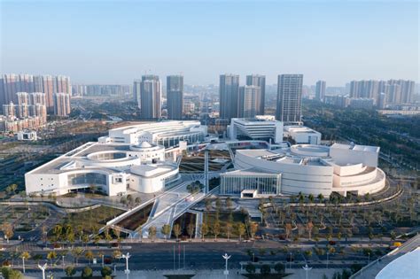Centro Cultural Eastandwest Lake De Wuhan Dagi Architectural Design
