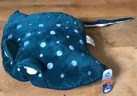 Rare Disney Store Stamped Mr Ray Stingray 24 Plush Soft Toy Finding