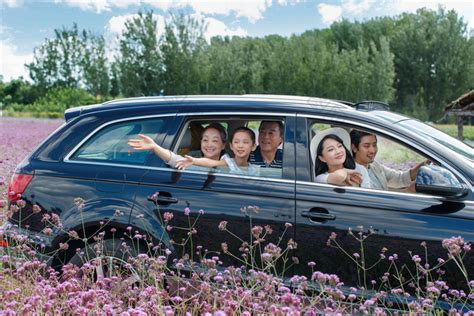 一家人自驾游幸福祖母亚洲人氛围摄影图片 包图网企业站
