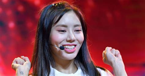 E포토 새로운 중국인 멤버 완린 인사드려요~