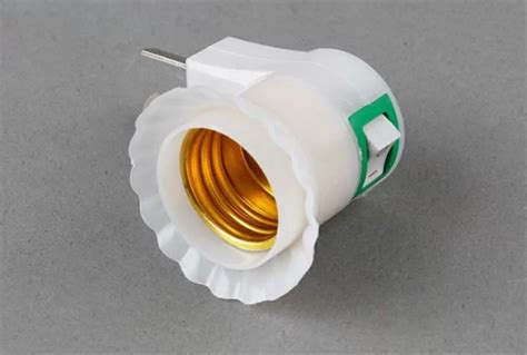 Plug With Switch E27 Wall Screw Lamp Holder Plastic Light Holders
