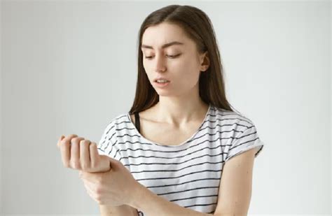 Gejala Kolesterol Tinggi Pada Wanita Salah Satunya Kesemutan Okezone Health
