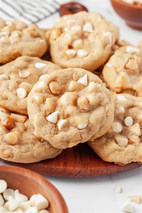 Chewy Macadamia Nut Cookies