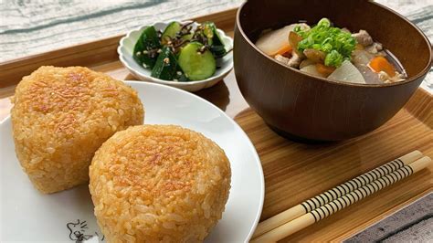 サラリーマンが出勤前に作る朝ごはん【焼きおにぎりと豚汁】 Youtube