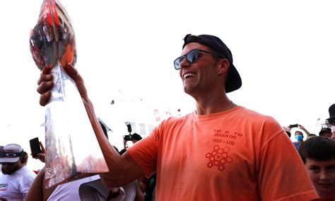 Tom Brady Sure Had A Blast During Bucs Super Bowl Boat Parade