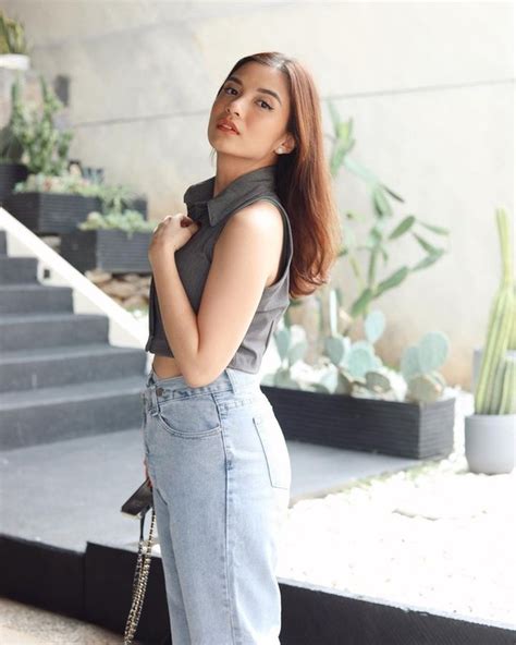 10 Potret Penampilan Baru Chelsea Olivia Setelah Potong Rambut Bondol