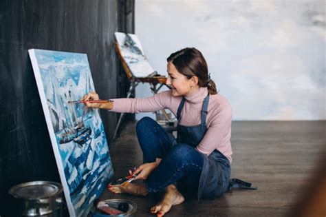 Detail Gambar Orang Sedang Melukis Koleksi Nomer 11