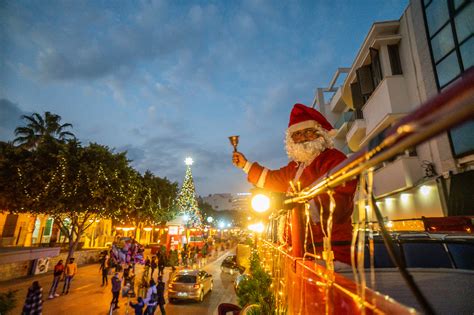 Χριστούγεννα στην Πλατεία Γρηγόρη Αυξεντίου Από που θα περάσει σήμερα το λεωφορείο του Αγ Βασίλη