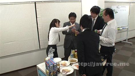 [hd][gs 262] 可愛いソソる新人女子社員を会社で歓迎会！飲ませて一発と考えていたが…彼女は飲んだら大暴れの露出狂！！上司には、ため口で酷いこと言うし、玩具で自慰るし、とてもかなわない