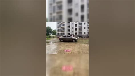兄弟借车不小心损坏车了，表妹发现袋子有500元，这是怎么回事 Youtube