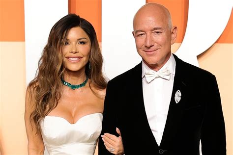 Everything To Know About Jeff Bezos Wife Lauren Sánchez