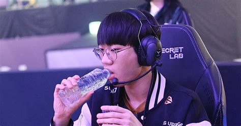 도란 최현준 목 축이고 포토
