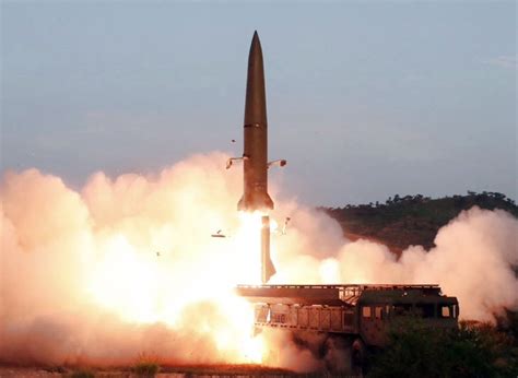 북한 동해상으로 단거리탄도미사일 2발 발사美항모 참가 연합훈련 반발 추정 브릿지경제