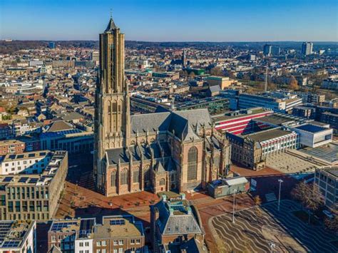 Architect Peter Koelewijn Bij Het Colofon Over De Eusebiuskerk Arnhem