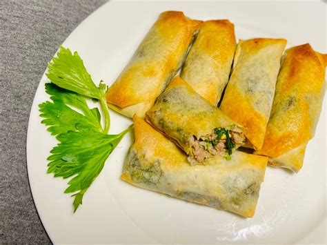 【荠菜肉末春卷的做法步骤图，怎么做好吃】猪阿姨家的谭飘姐下厨房