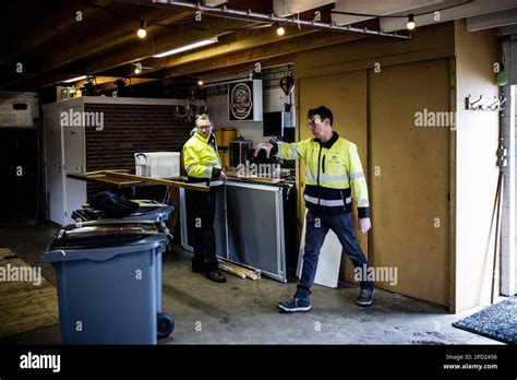 VEGHEL The Construction Of A Polling Station In A Warehouse The Day