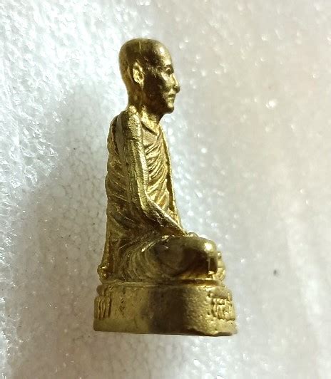 รูปหล่อ หลวงปู่มั่น ภูริทัตโต อธิษฐานจิตโดย หลวงพ่อสายทอง เตชะธัมโม พระอาจารย์สุริยันต์