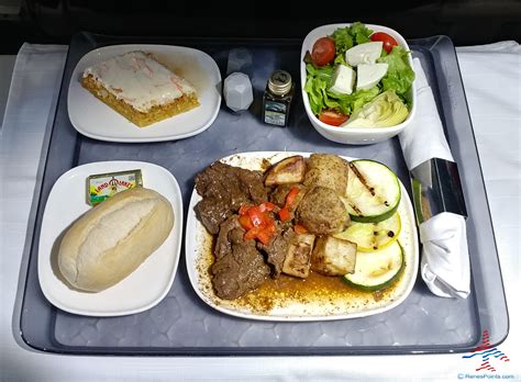 Bon Appétit Hot Meals Are Finally Coming Back To Delta First Class