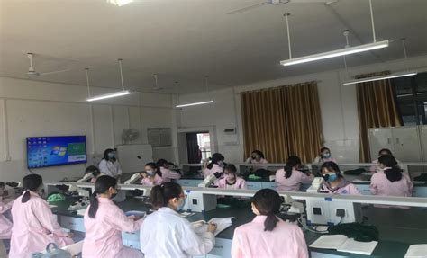 学校教育教学督导组开展开学课堂教学检查 广西科技大学 教师发展中心教学质量监控与评估中心