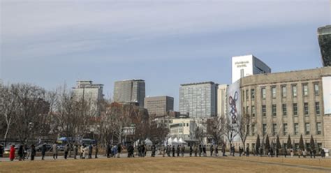사흘 만에 두배 신규확진 1만4518명