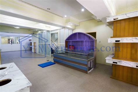 အလုံမြို့နယ် ကမ်းနားလမ်းရှိ ကျောင်းဖွင့်ရန်သင့်တော်သော လုံးချင်း ၄ ထပ် အိမ် အမြန်ငှားမည်။ Ygnhome