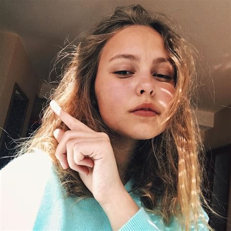 Premium Photo Close Up Portrait Of Beautiful Woman Pointing Sideways