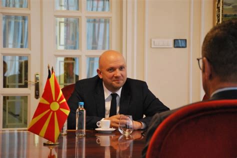 Мицкоски на средба со специјалниот претставник Сарацин Владата врши злоупотреба на европското