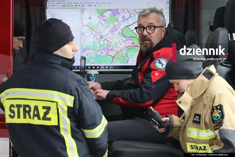 Świebodzice Duża akcja na obrzeżach miasta Trwają poszukiwania letniego mężczyzny