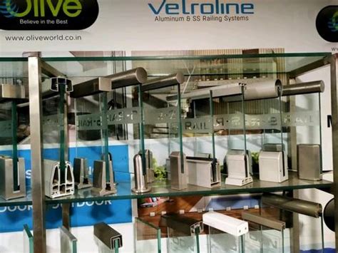 Aluminium Glass Railing In Kolhapur एल्युमीनियम की कांच रेलिंग