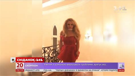 Брітні Спірс влаштувала дефіле у своєму будинку Youtube