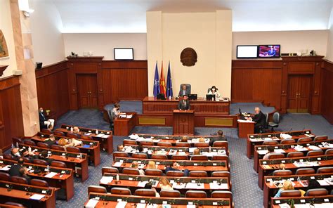 Премиерот Заев од седницата за пратенички прашања во Парламентот Прв втор ешалон државни