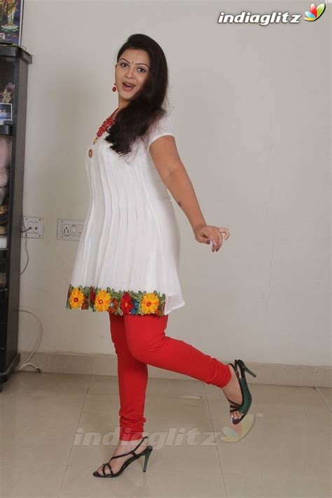 Swetha Photos Tamil Actress Photos Images Gallery Stills And Clips