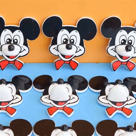 Vintage 1980s Mickey Mouse Hooks Pineapple Retro