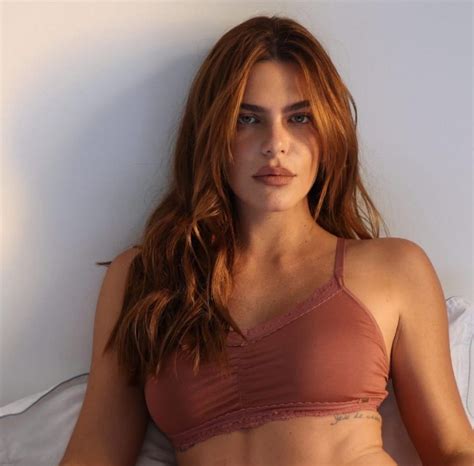 Mariana Goldfarb Esbanja Beleza Em Novo Clique Celebridades Vogue