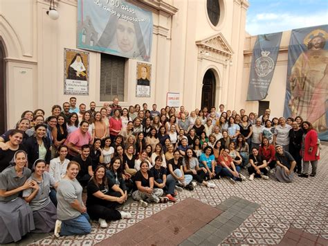 Descubre La Excelencia Educativa En El Colegio De Las Esclavas Del