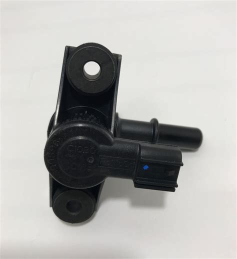 New OEM Genuine Ford F150 Explorer Mustang Vapor Purge Valve AU5Z9C915B ...