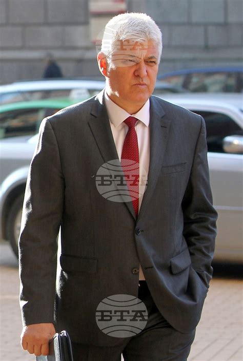 Министърът на отбраната ще участва в откриването на учебната година във Военната академия Утро