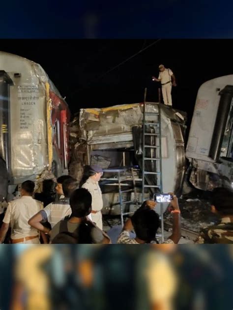 बिहार ट्रेन हादसे की दर्दनाक तस्वीरें 21 डब्बे डिरेल Tv9 Bharatvarsh