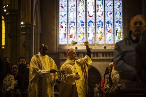 Easter Sunday Christians Across Melbourne And Victoria Worship