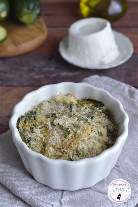 Sformato Di Zucchine E Ricotta Light Una Cameriera In Cucina