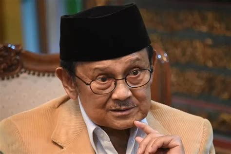Siapa Bj Habibie Intip Profil Biodata Agama Hingga Penemuan