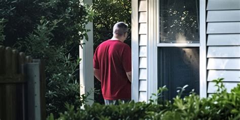 Min Granne Har Kommit Hem I Femton Minuter Varje Dag I Flera R Och Jag Fick Ntligen Modet Att